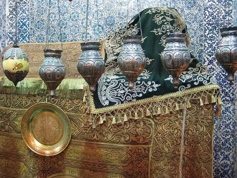 Story of Prophet Zakariya (Zachariah) in Islam - Word of Prophet