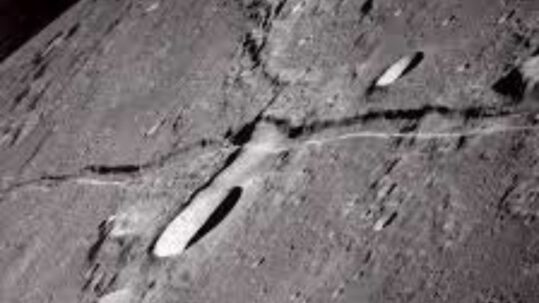 The Miracle of the Splitting of the Moon by Prophet Muhammad