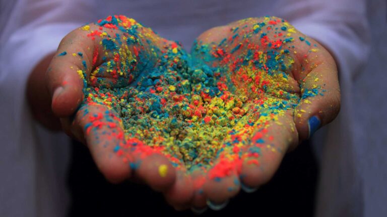 Can Muslims play Holi? Is Celebrating Holi Haram in Islam?